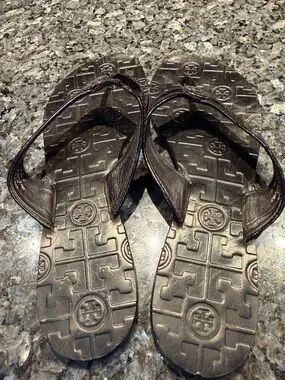 Tory Burch | Shoes | Tory Burch Womans Metallic Black Logo Thong ...